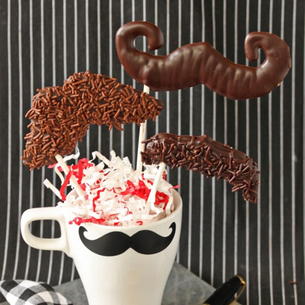 Chocolate Mustache Pops - SugarHero