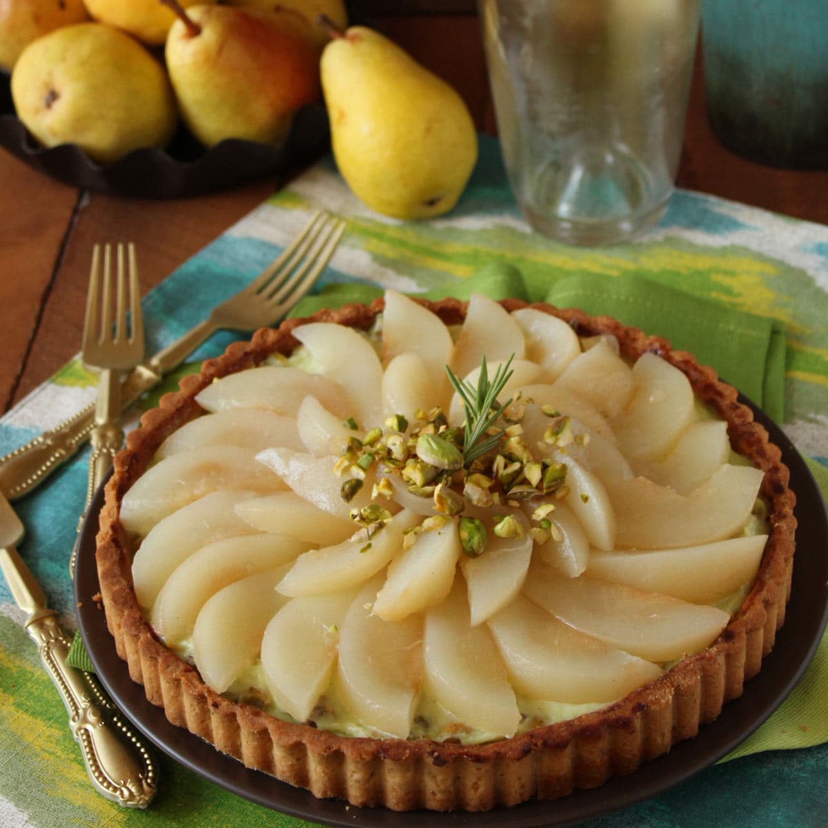 Pear Cupcakes with Honey Buttercream - SugarHero