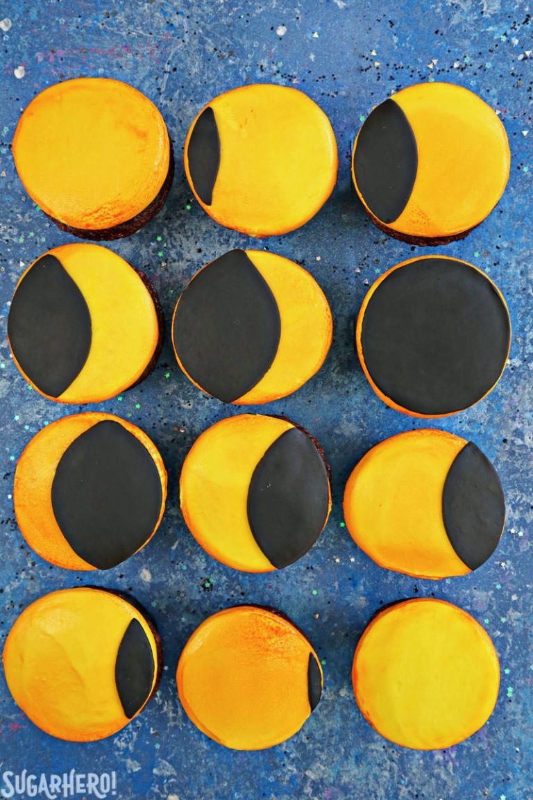 Eclipse Cupcakes - SugarHero