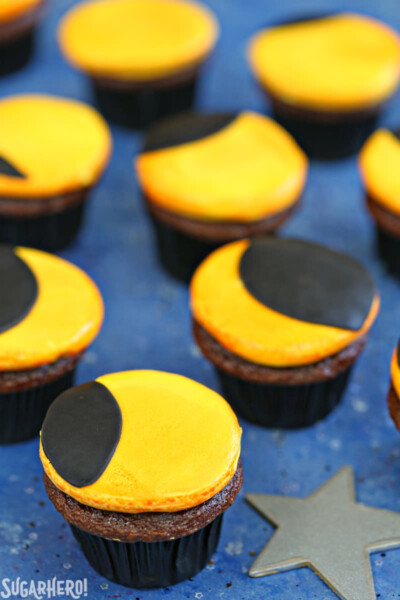 Eclipse Cupcakes - SugarHero