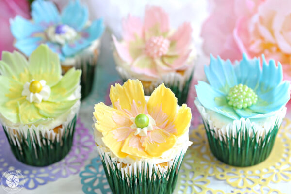 Easy Chocolate Flower Cupcakes - SugarHero