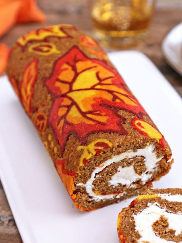 How to Make A Gorgeous Pumpkin Roll - SugarHero