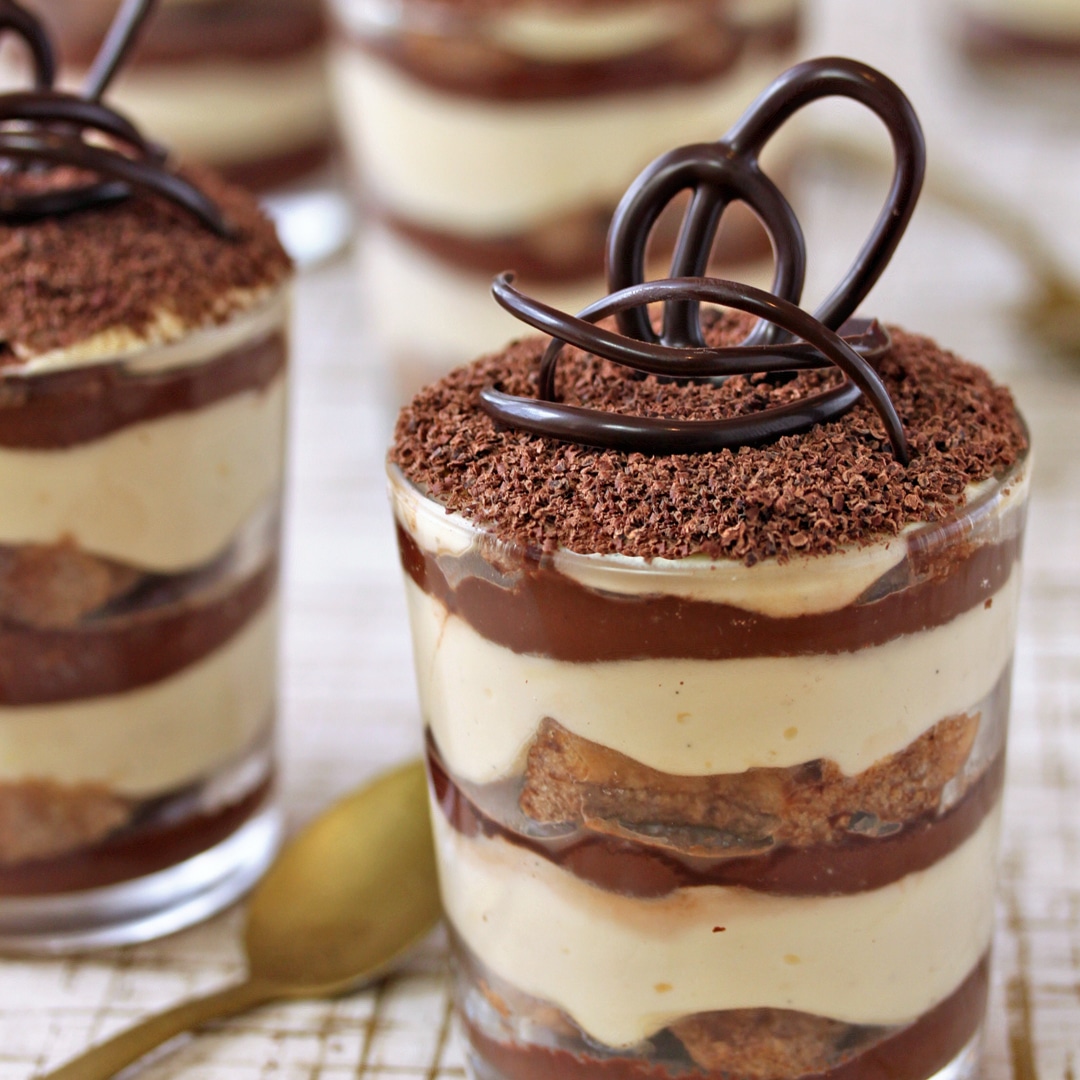 Chocolate Tiramisu - SugarHero