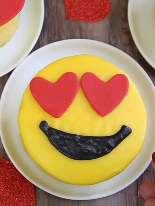 Cute Emoji Cakes for Valentine's Day - SugarHero