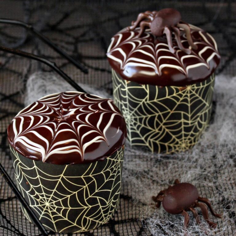 Spiderweb Cupcakes and Chocolate Spiders - SugarHero