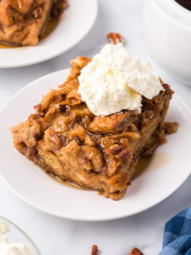 Pumpkin Bread Pudding - a cozy Thanksgiving dessert - SugarHero