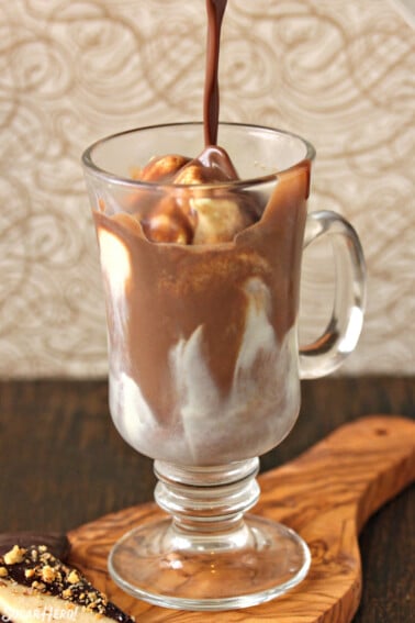 Hot Chocolate Floats - SugarHero
