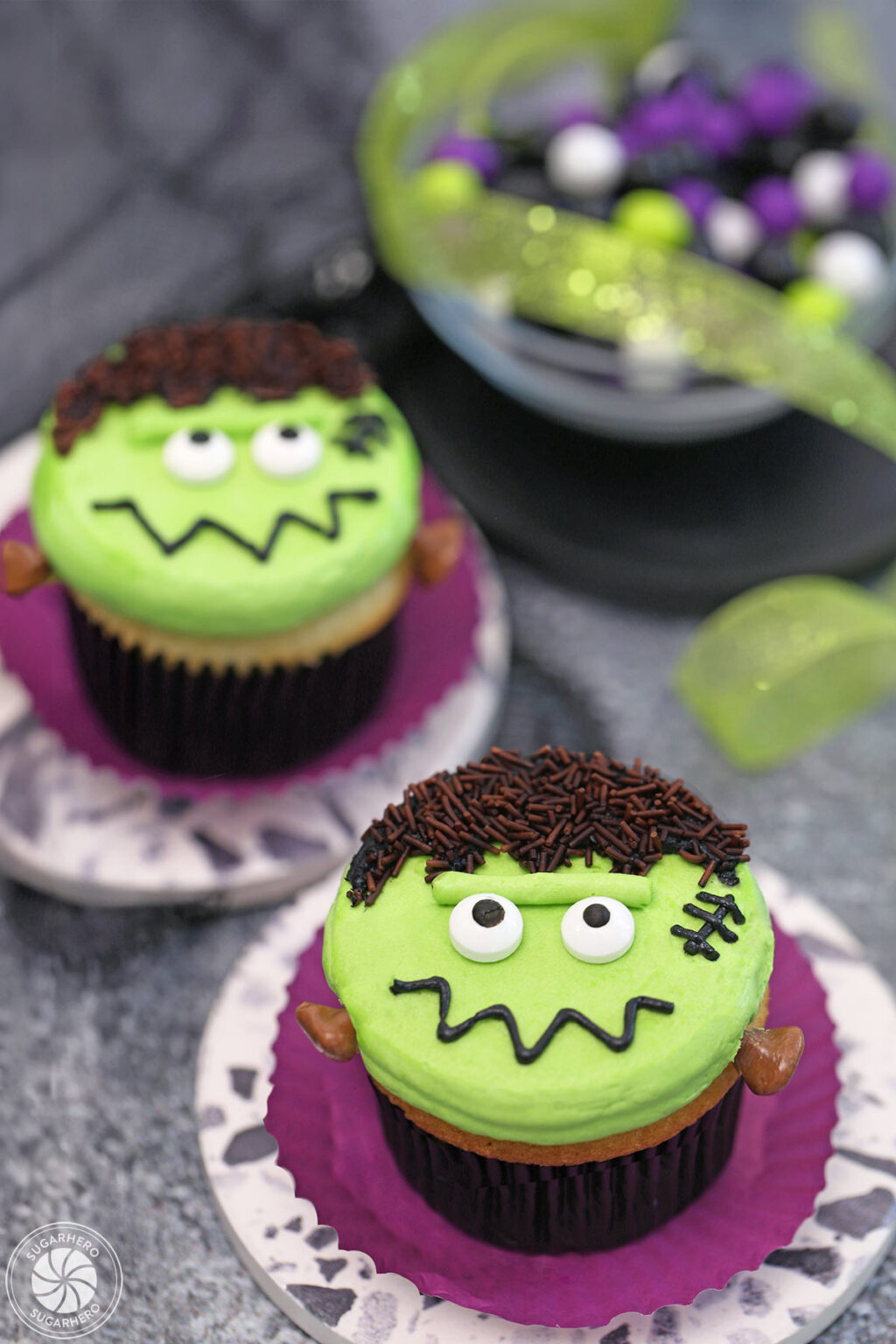 Frankenstein Cupcakes - SugarHero