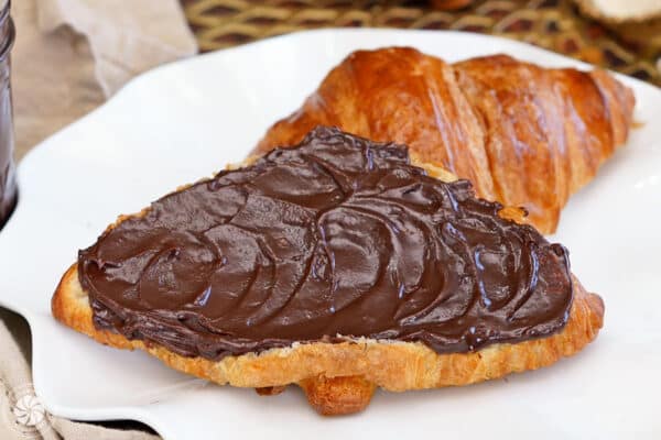 Dairy-Free Coconut Chocolate Spread - SugarHero